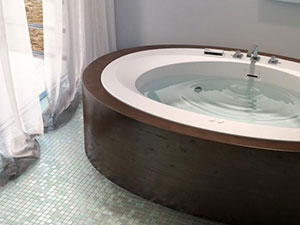 Tubs | Showers | Bathtubs | Arrowhead Supply | Kitchen and Bathroom ...